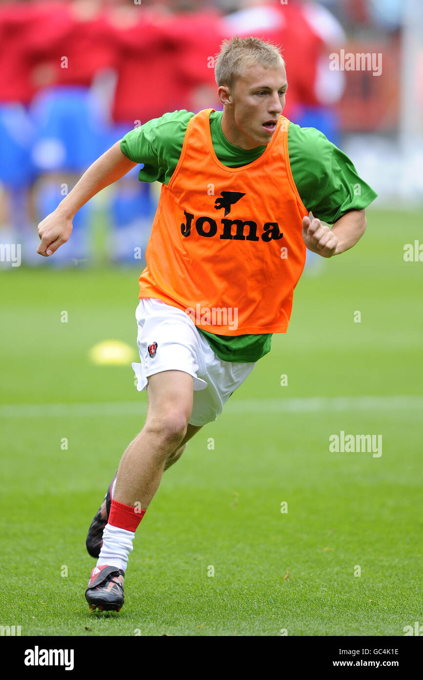 Charlton Athletic's Chris Solly during pre-match training Stock Photo ...