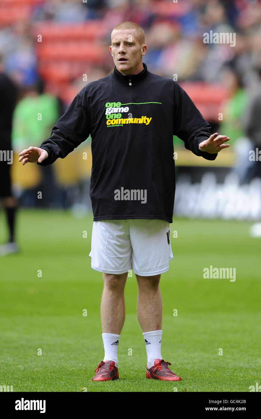 Charlton Athletic's Nick Bailey during pre-match training Stock Photo ...