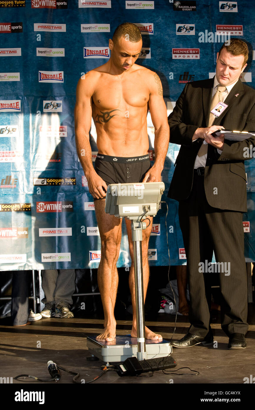 Boxing - Carl Froch v Andre Dirrell - Weigh In - Market Square Stock ...