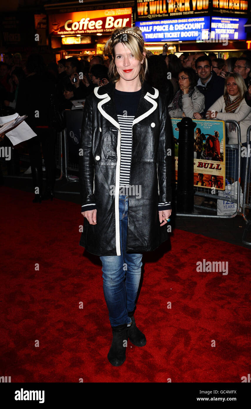 Premiere bunny bull hi-res stock photography and images - Alamy