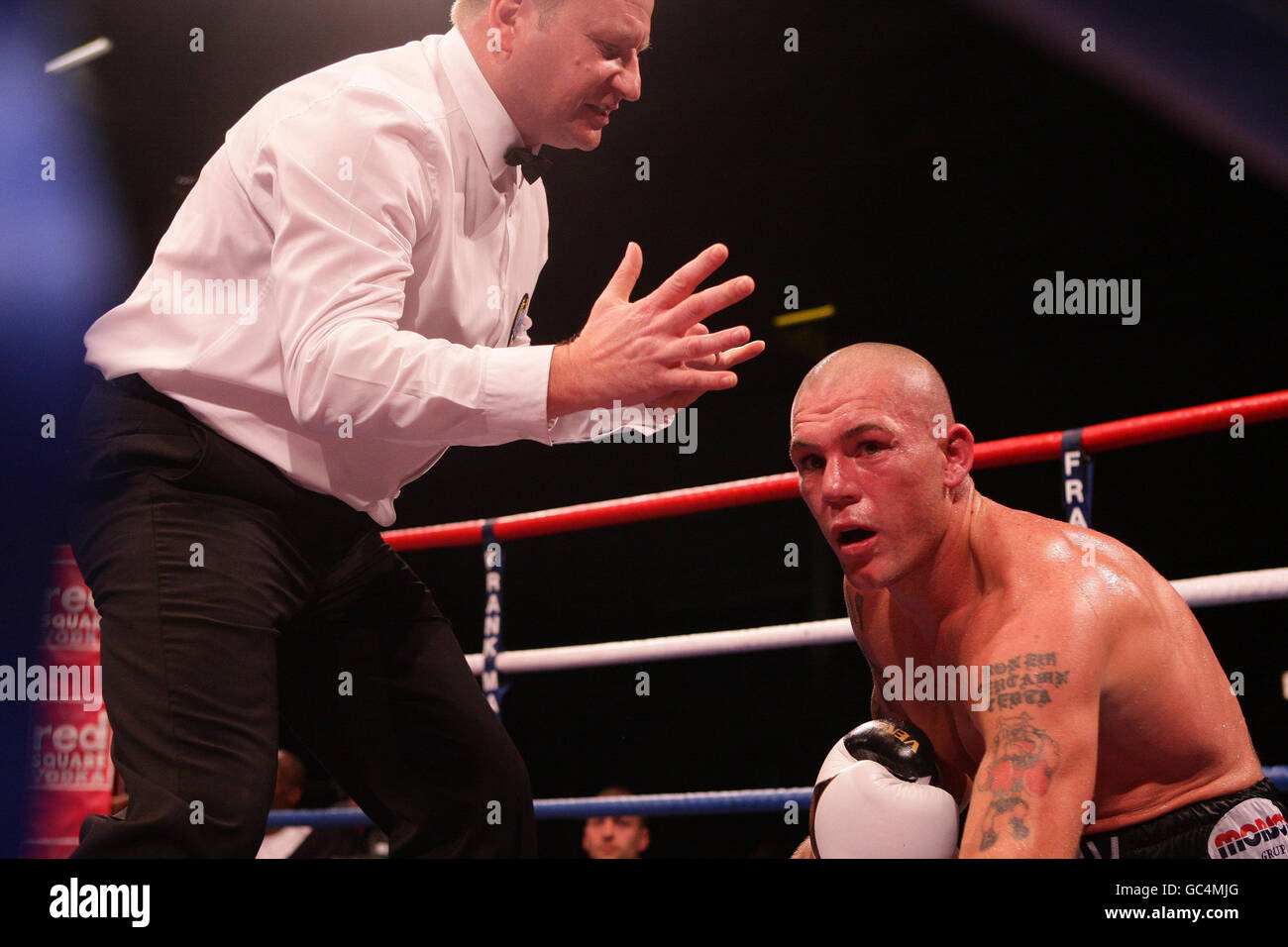 Boxing - European Light-Middleweight Championship & WBC Eliminator ...