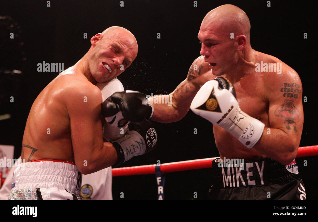 Boxing - European Light-Middleweight Championship & WBC Eliminator ...