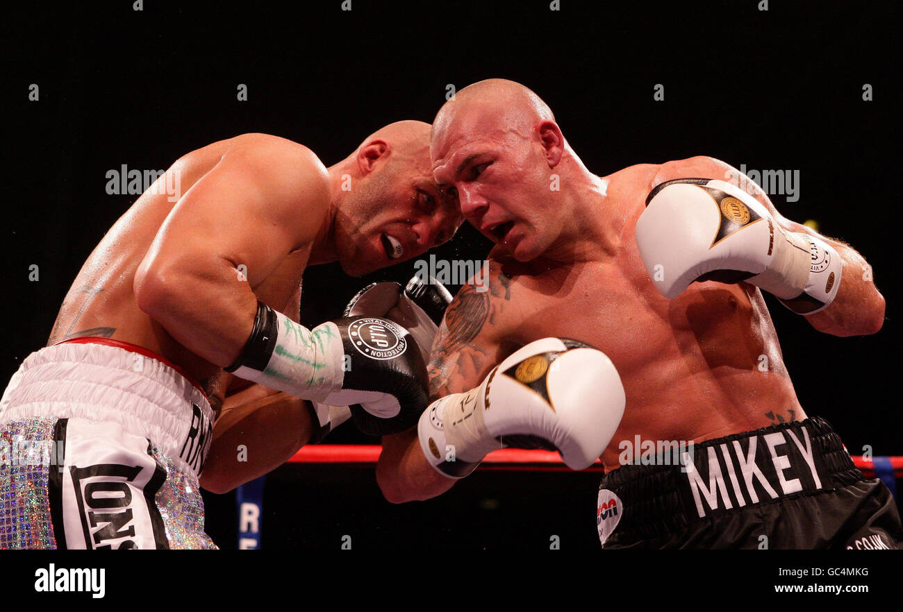 Boxing - European Light-Middleweight Championship & WBC Eliminator ...