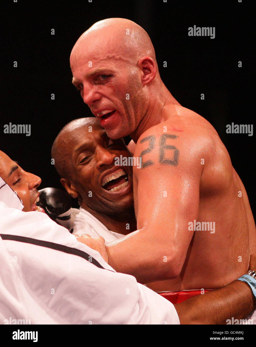 Boxing - European Light-Middleweight Championship & WBC Eliminator ...