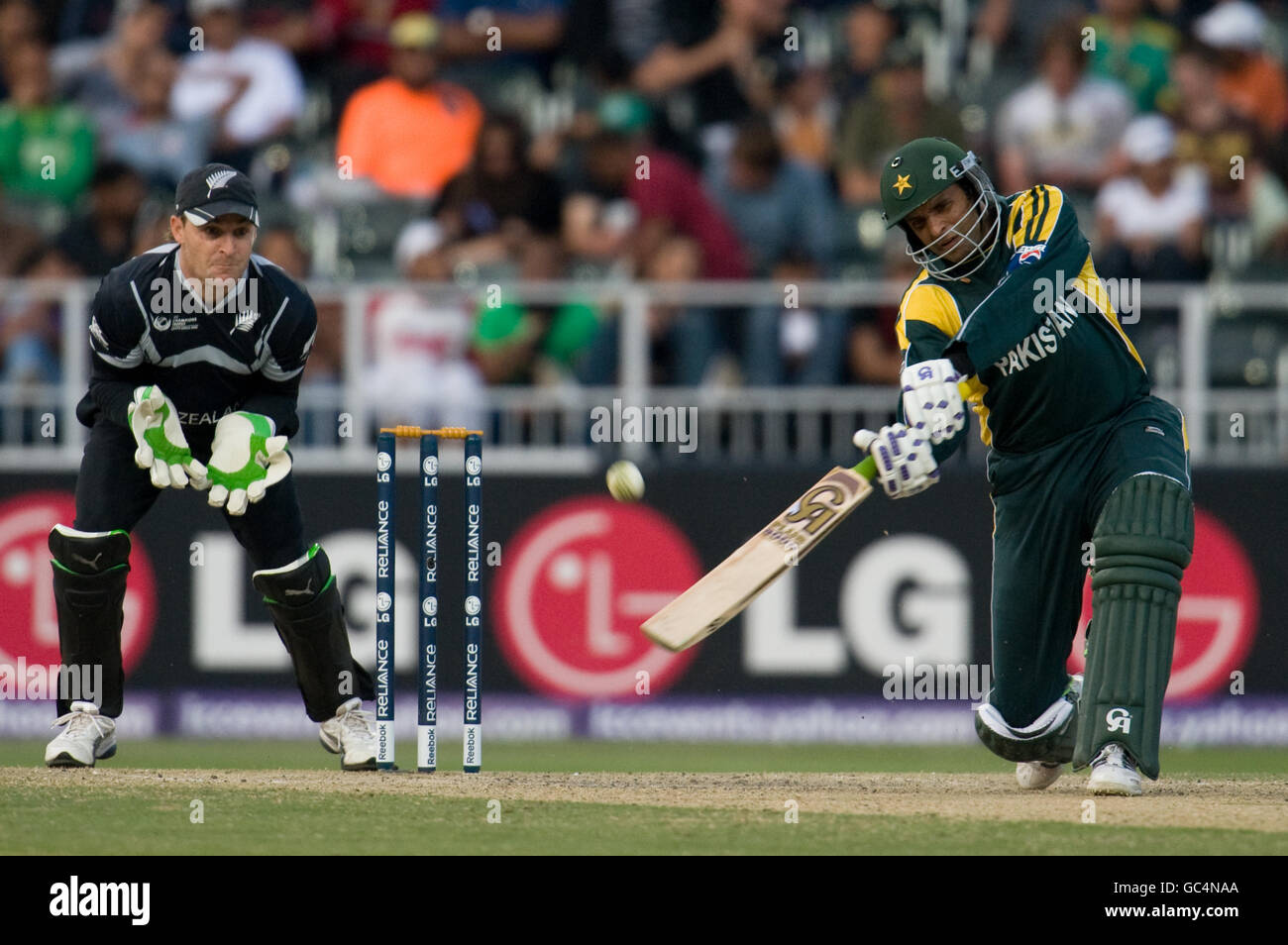 At the wanderers cricket stadium hi-res stock photography and images ...