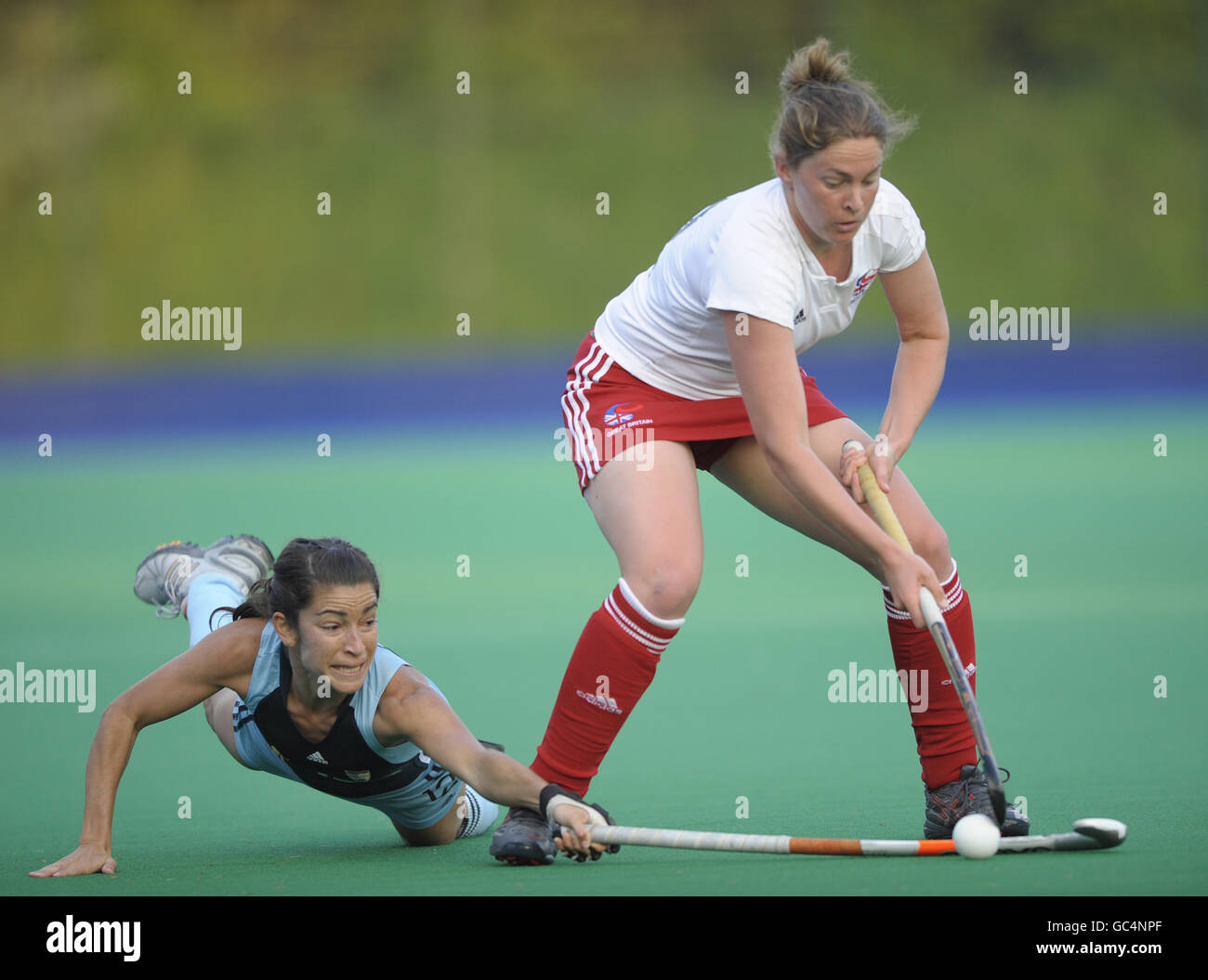 Great Britain's Jo Ellis is challenged by Argentina's Mariana Gonzalez ...
