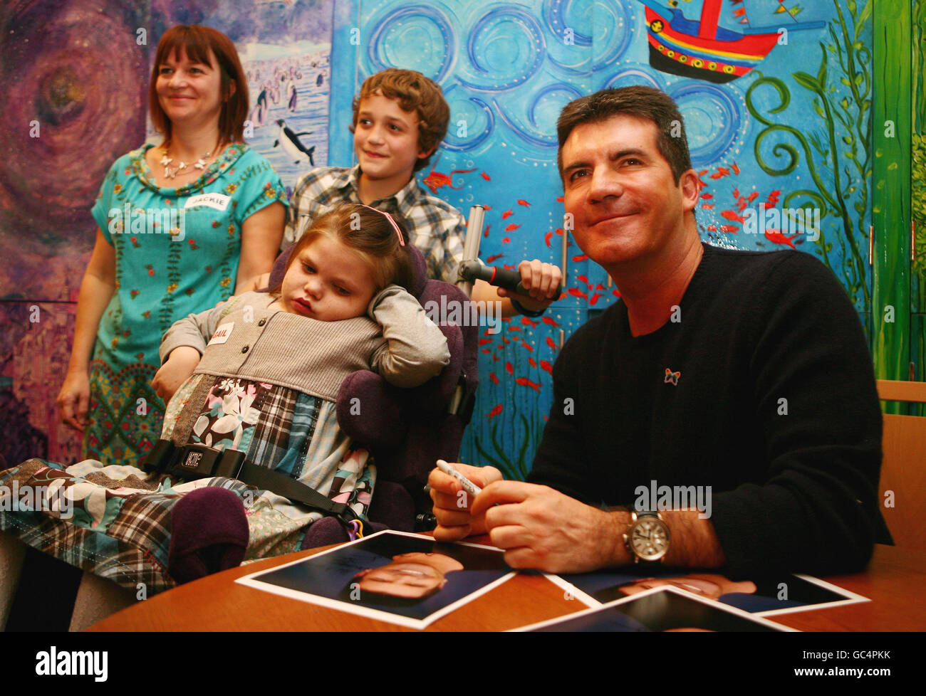 Cowell's children's hospital visit Stock Photo - Alamy