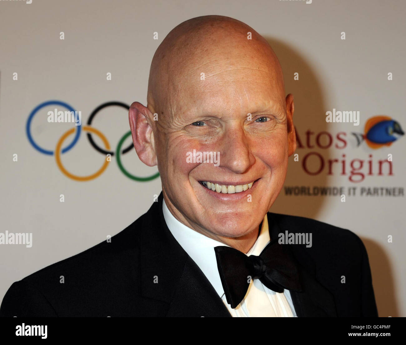 Gold an black suit hi-res stock photography and images - Alamy