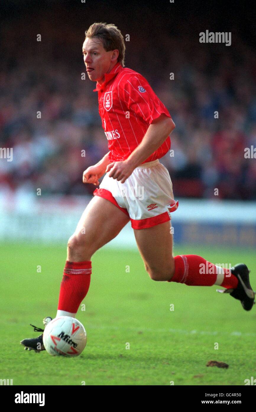 SOCCER. STUART PEARCE (NOTTINGHAM FOREST Stock Photo - Alamy