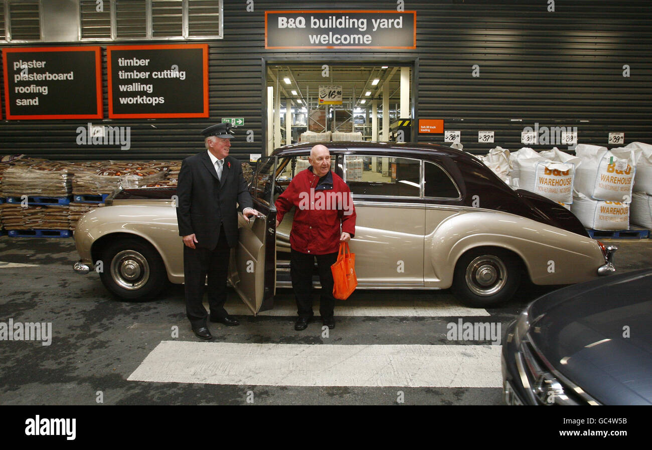 95th birthday for B&Q employee Stock Photo - Alamy