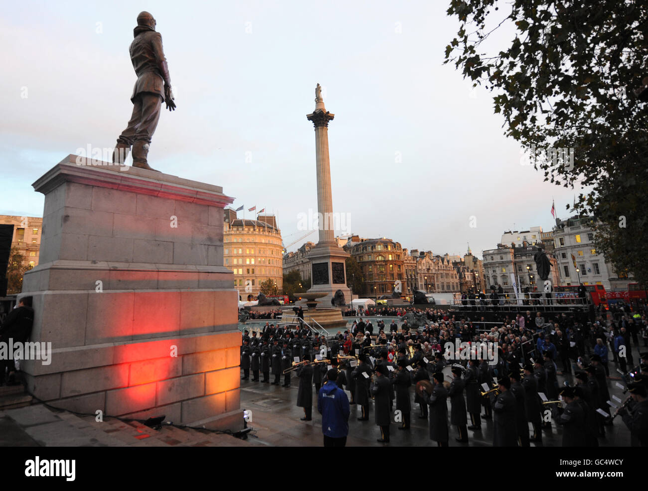 Sir Keith Park statue Stock Photo - Alamy