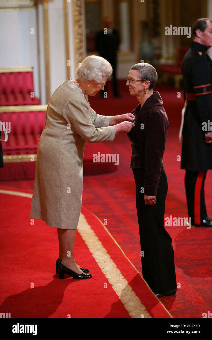 Beatrix Campbell from London is made an OBE by The Queen at Buckingham Palace Stock Photo - Alamy