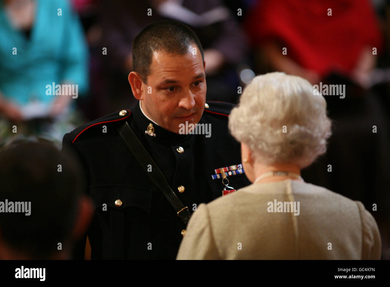 Warrant officer class 1 simon cook hi-res stock photography and images ...