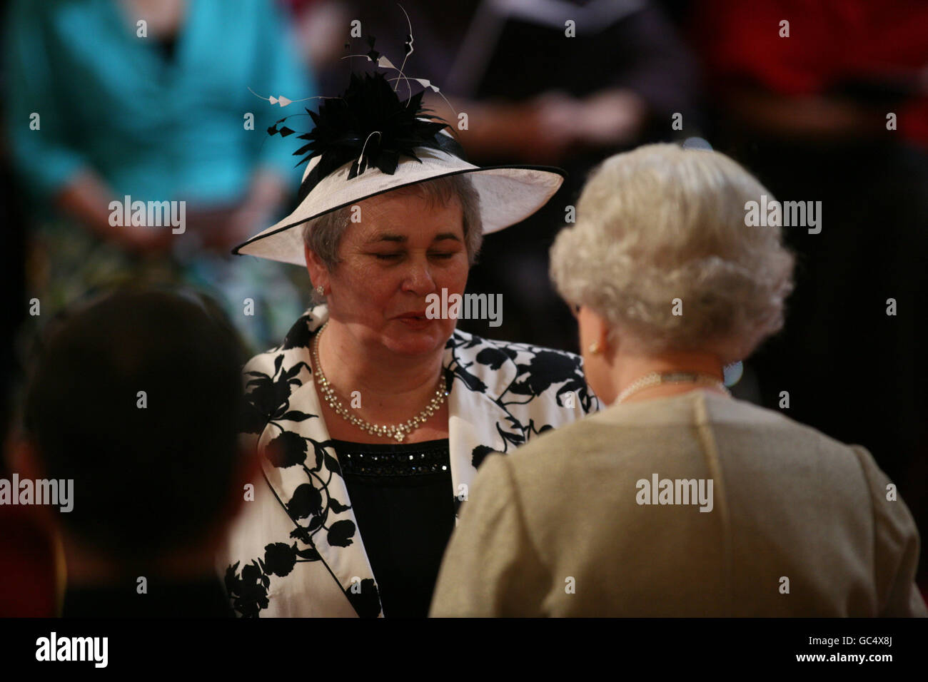 Mrs Mary Mitchell from Glasgow is made an MBE by The Queen at ...