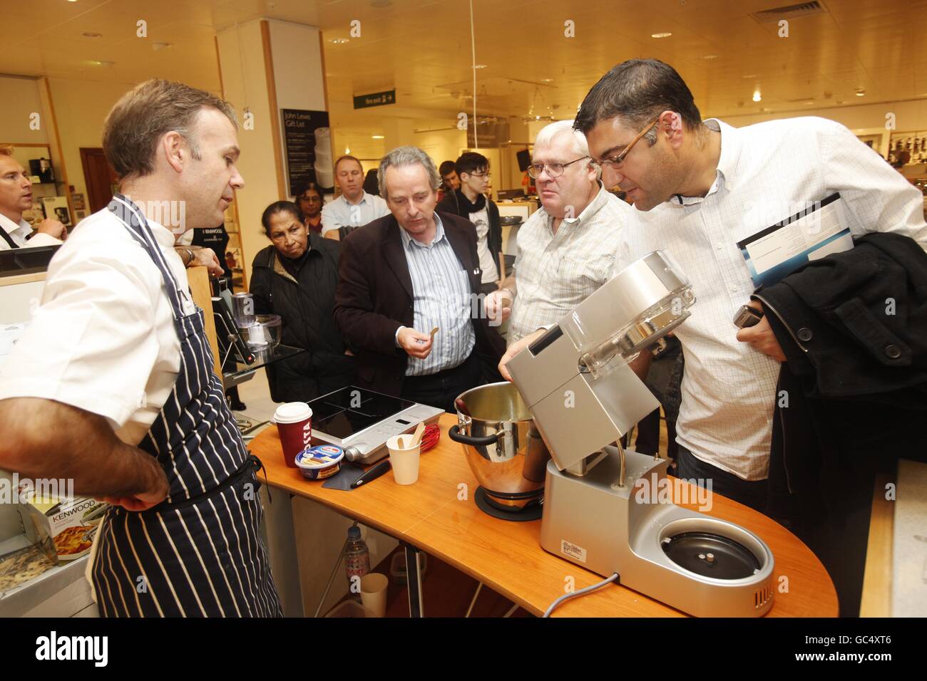 Taste london crowd hi-res stock photography and images - Alamy
