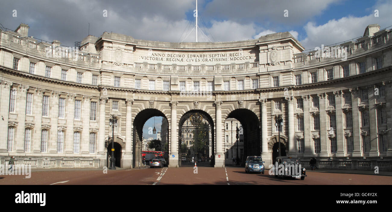 Admiralty arch duke of wellington nose hi-res stock photography and ...