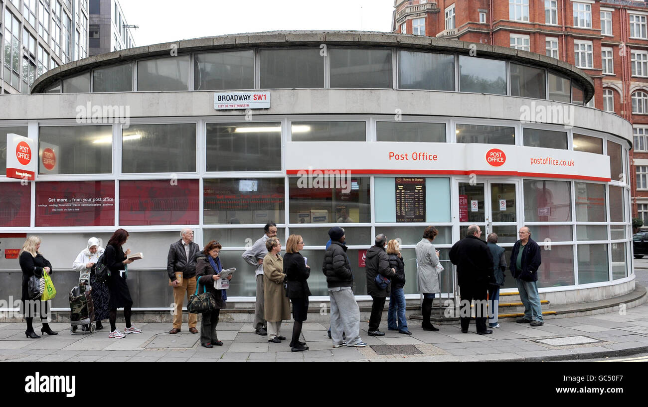 British postal service postal workers strike london hi-res stock ...