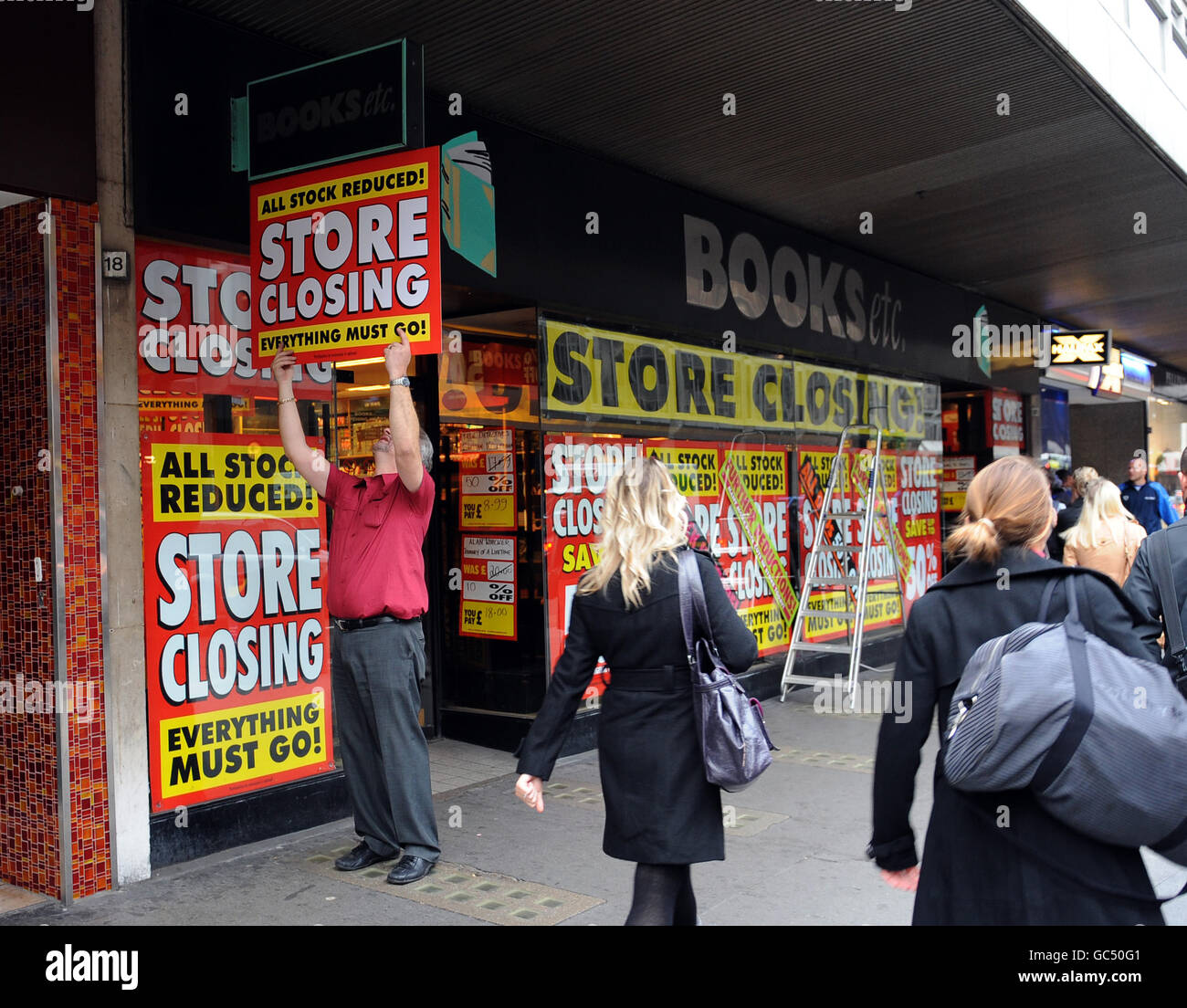 Book store closing hi-res stock photography and images - Alamy
