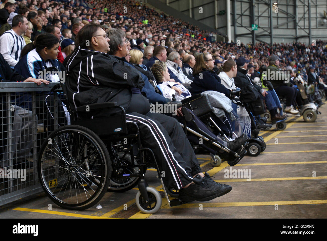 Disabled fans watch action hi-res stock photography and images - Alamy