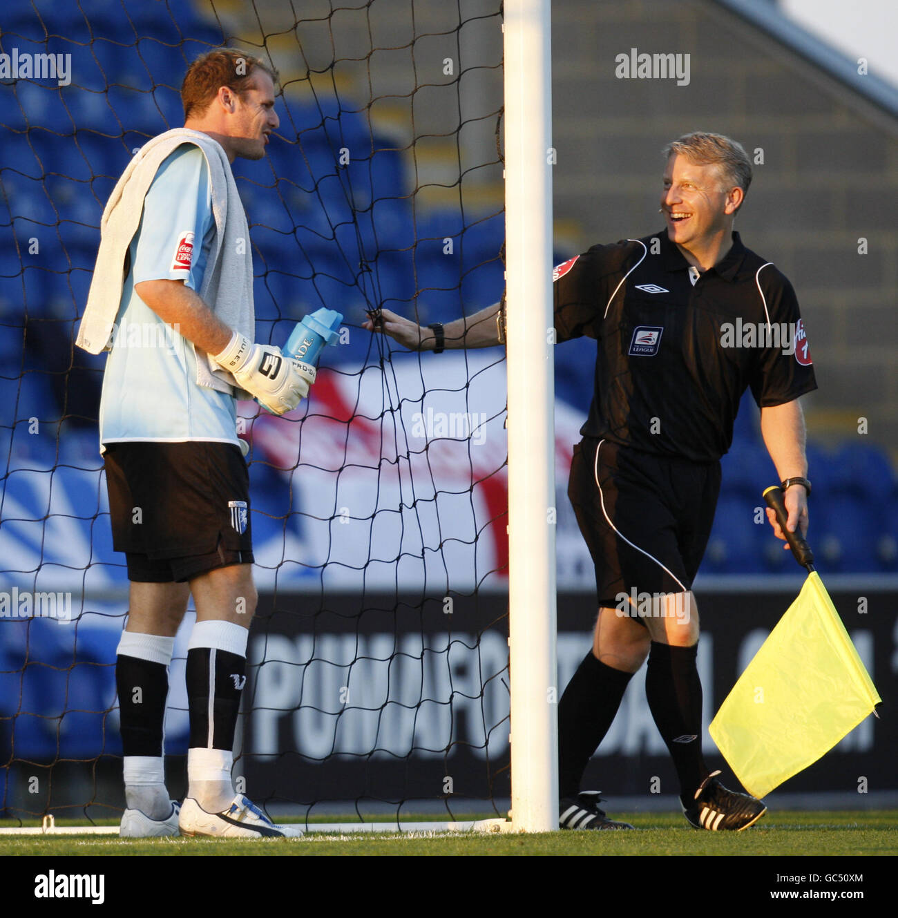 Gillingham goalkeeper alan julian hi-res stock photography and images ...