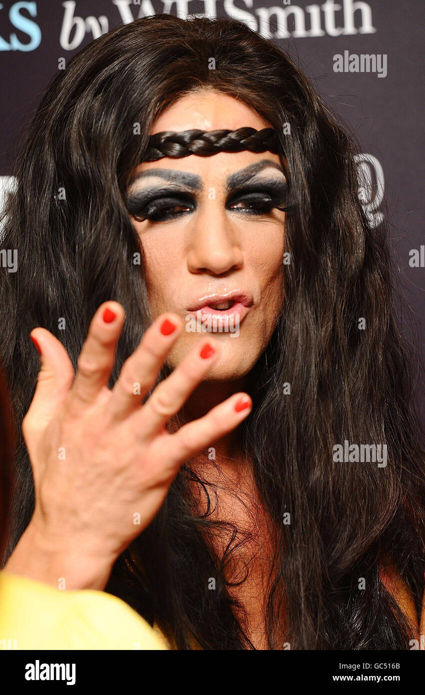 Drag queen with wigs hi-res stock photography and images - Alamy