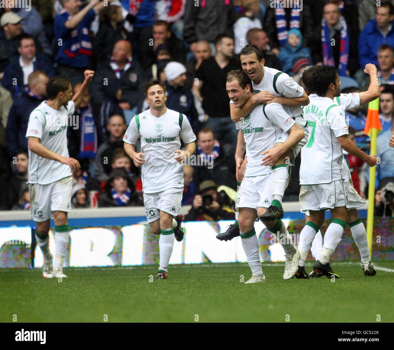 Hibernian's Anthony Stokes celebrates scoring the equalising goal ...