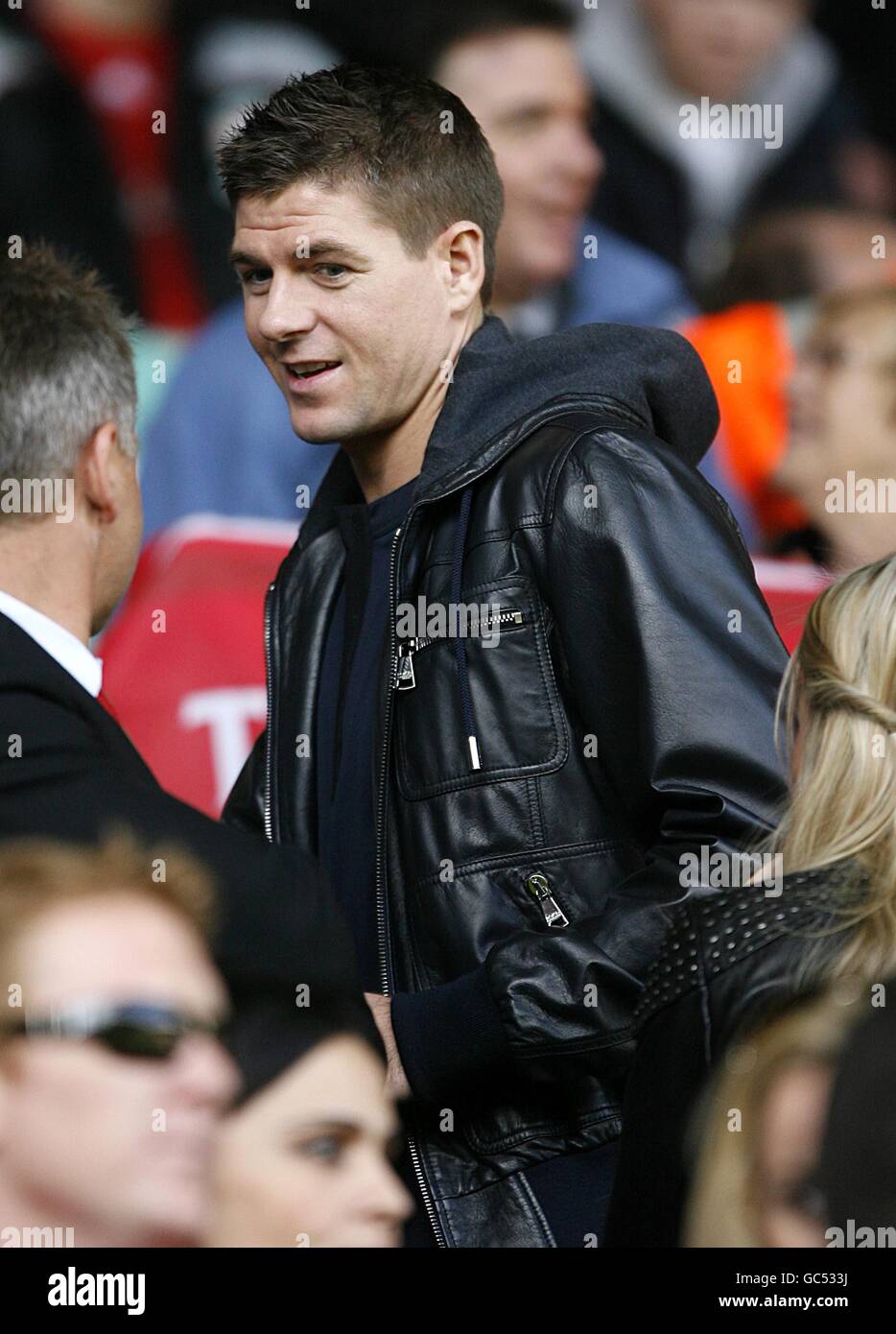 Liverpools steven gerrard in stands hi-res stock photography and images ...