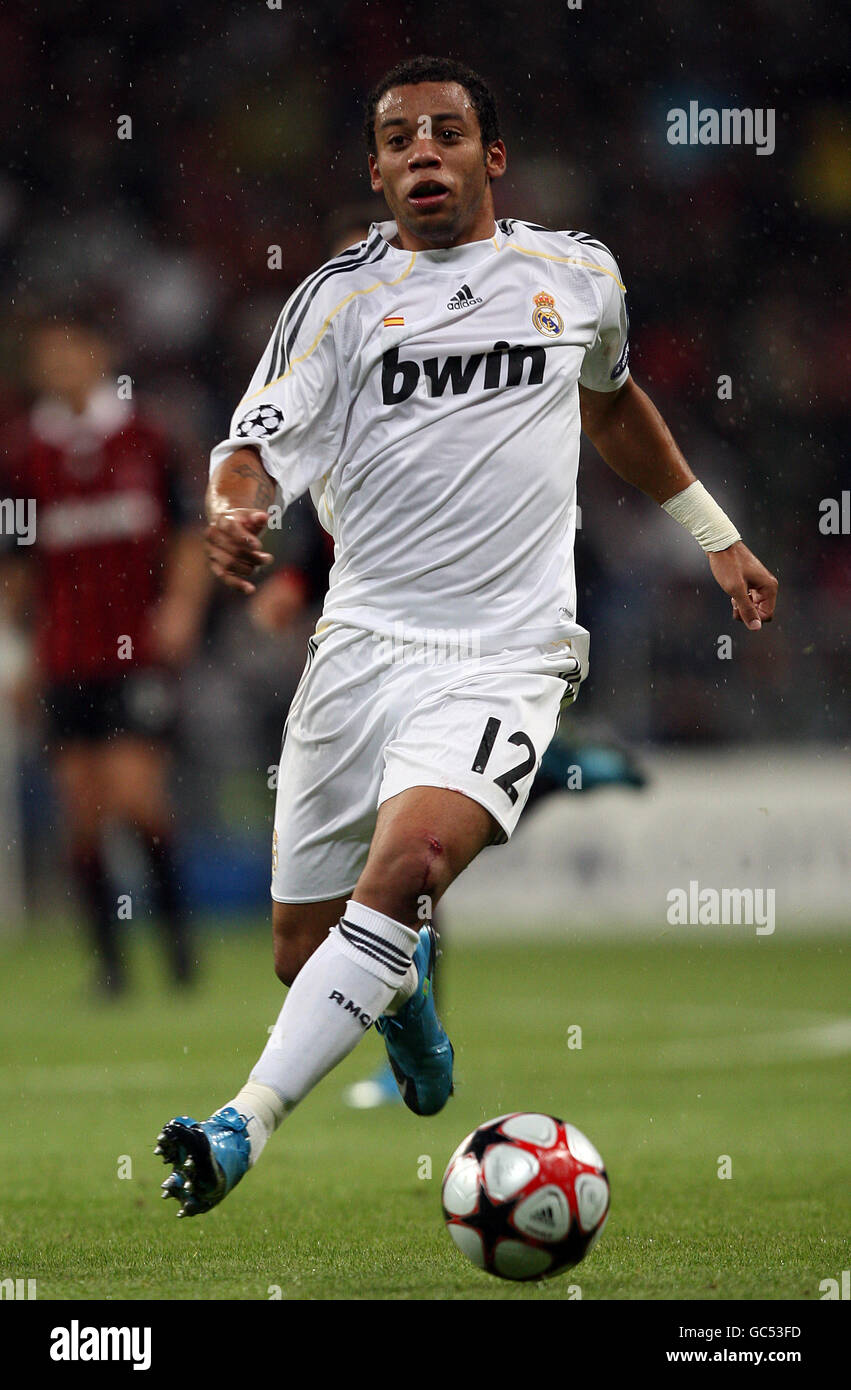 Santiago bernabeu stadium of real madrid hi-res stock photography and ...