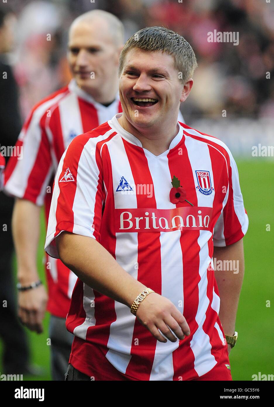 Half length mid top ricky hatton brother hi-res stock photography and ...