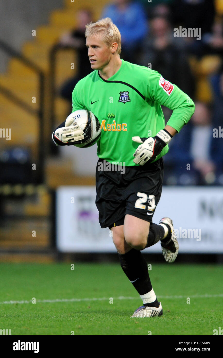 Notts county goalkeeper kasper schmeichel hi-res stock photography and ...