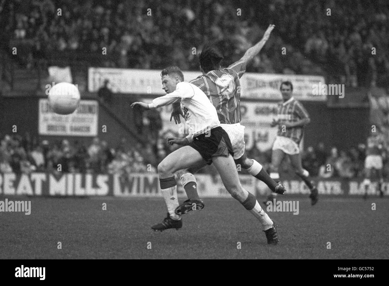 Nottingham Forest's Terry Wilson gets away from Bristol City's Mark ...
