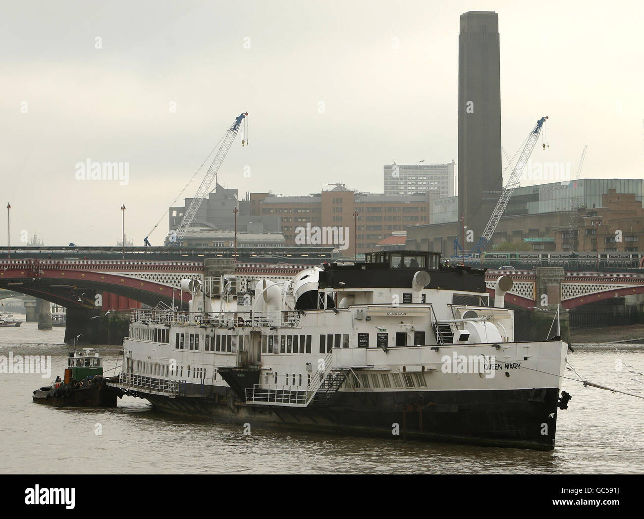Queen Mary floating restaurant Stock Photo - Alamy