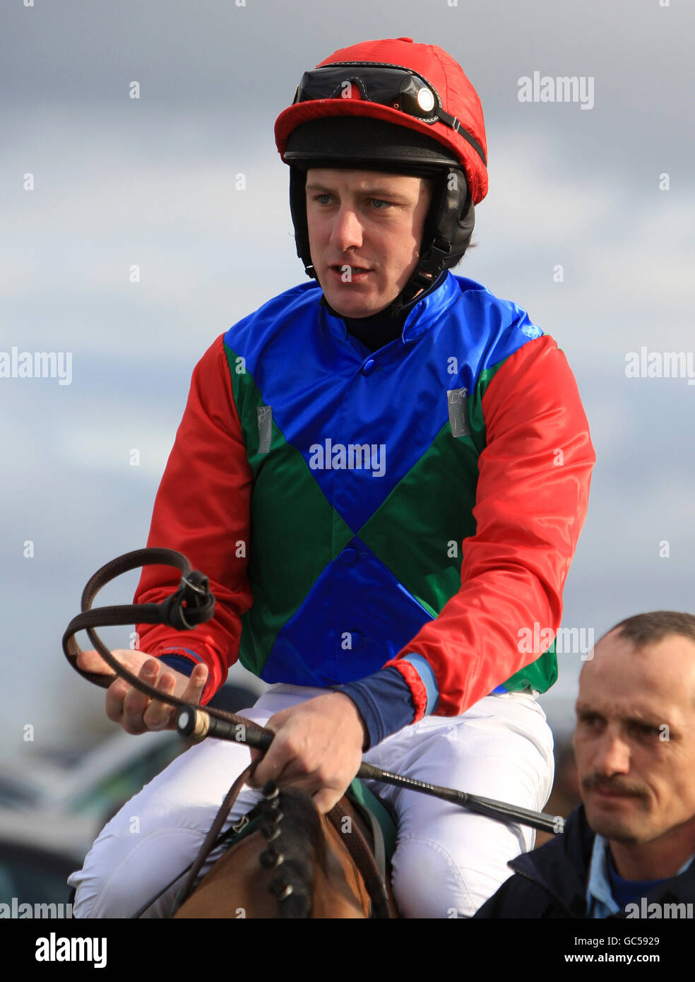 Horse racing towcester racecourse hi-res stock photography and images ...