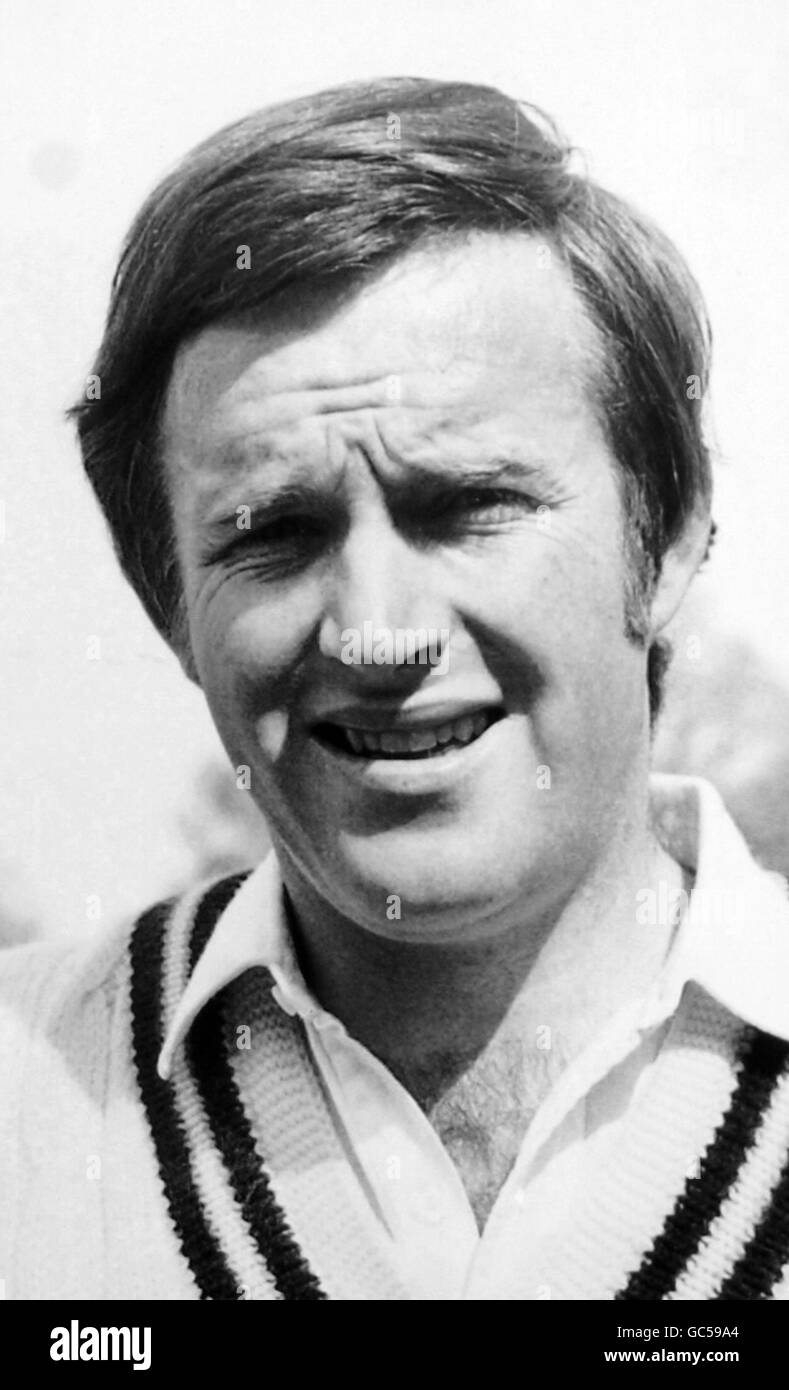 Sport cricket posing hi-res stock photography and images - Alamy