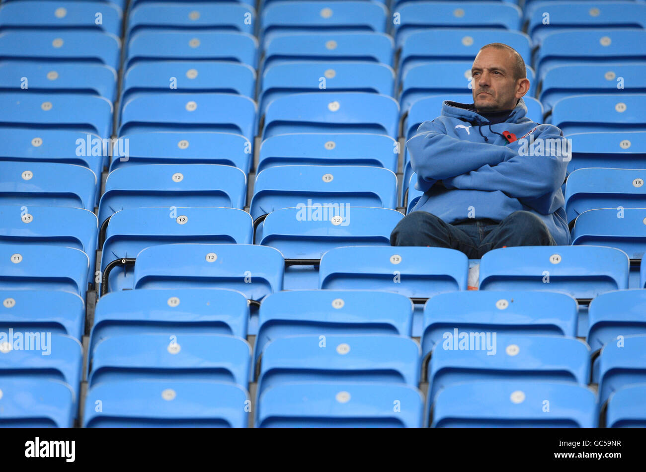 Football fan reading stand hi-res stock photography and images - Alamy