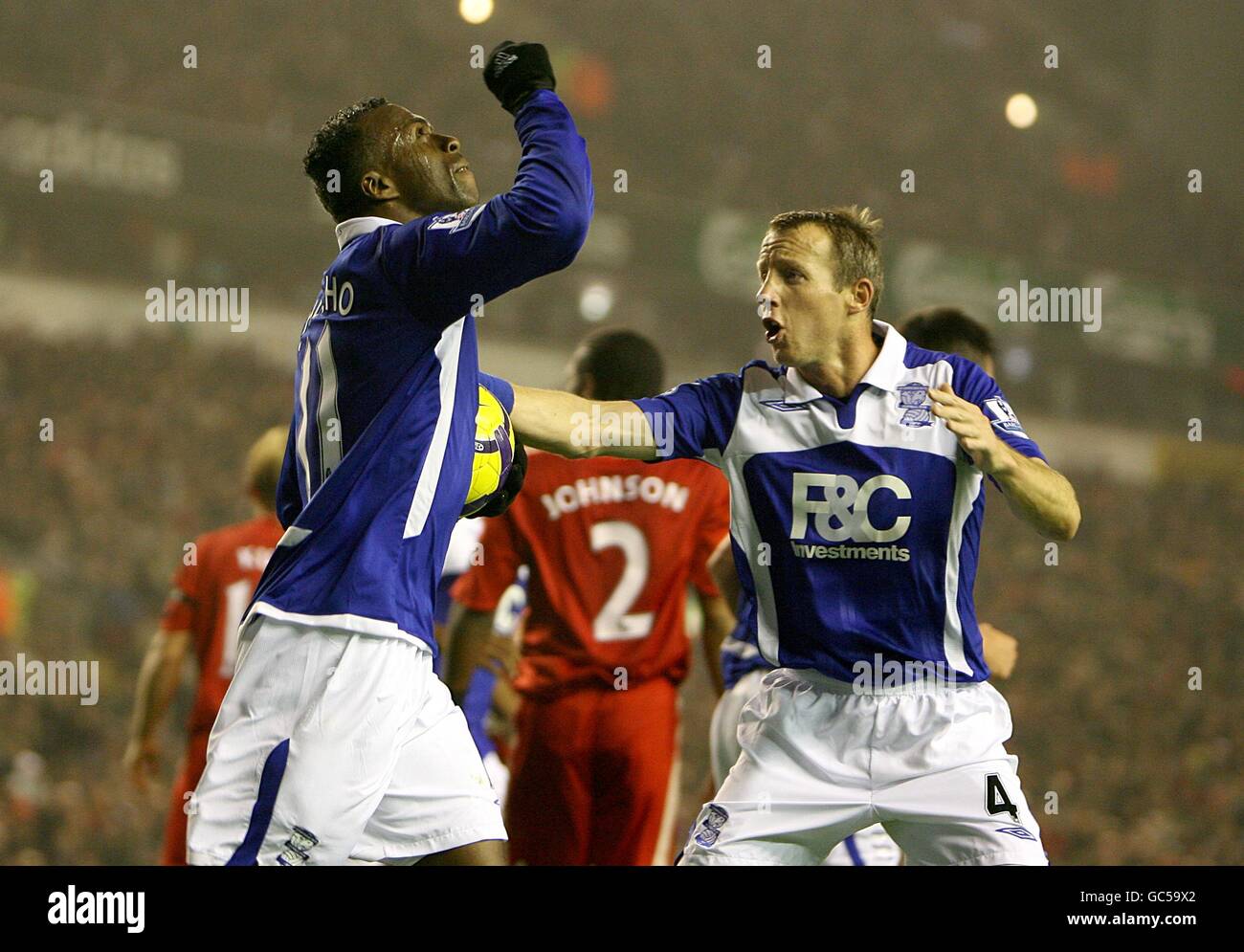 With team mate lee bowyer hi-res stock photography and images - Alamy