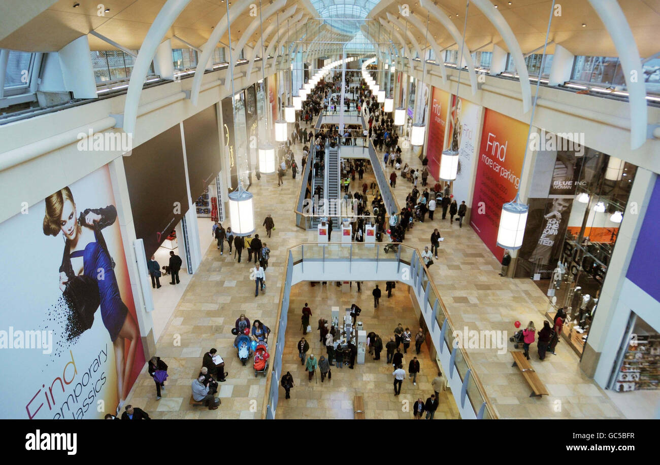 St Davids shopping centre opening. Shoppers browse the stores on the ...
