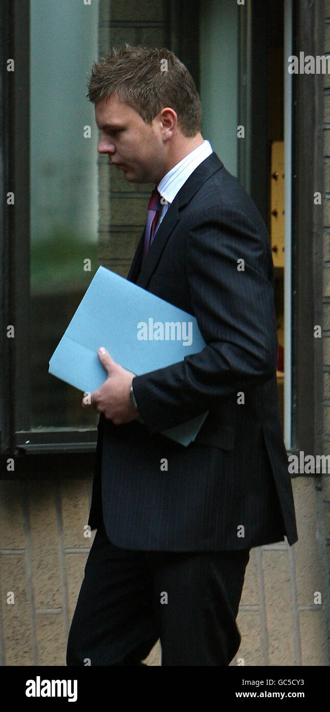 Metropolitan police officer malcolm searles arrives at southwark crown ...