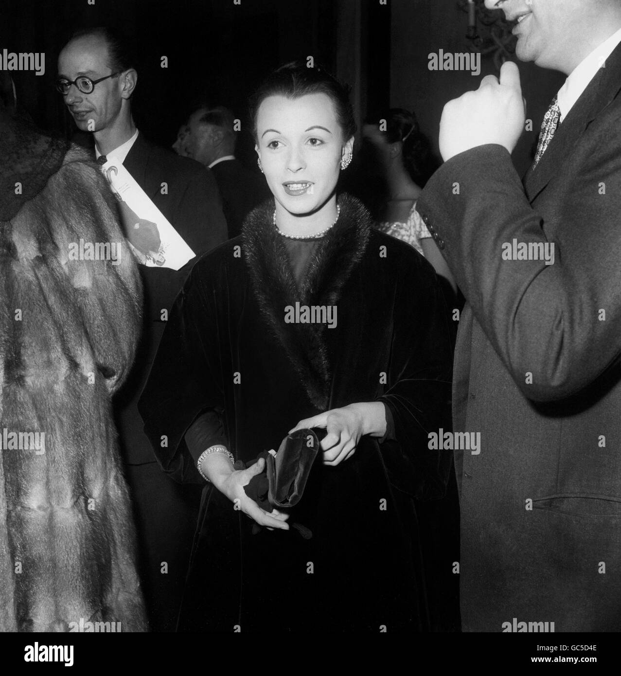 Actress clare bloom arrives opera house performance new frederick ...