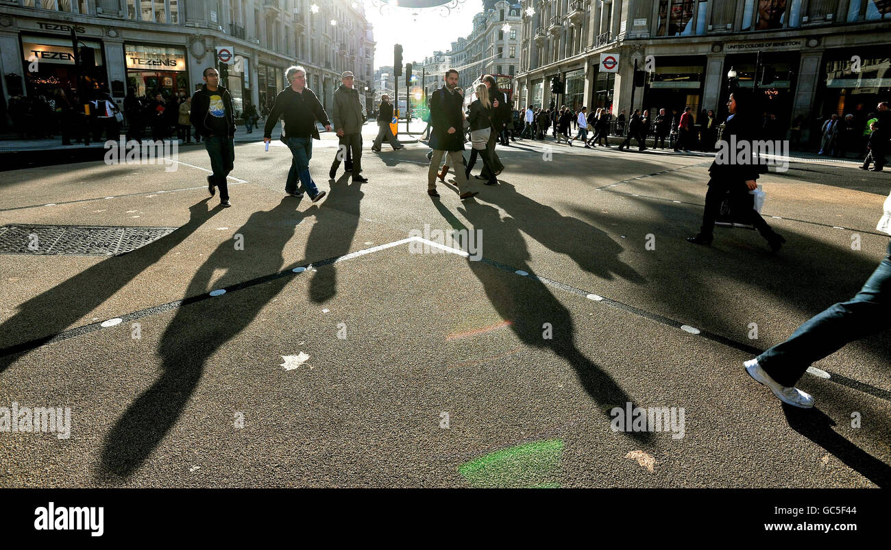 New diagonal pedestrian crossing at Oxford Circus Stock Photo - Alamy