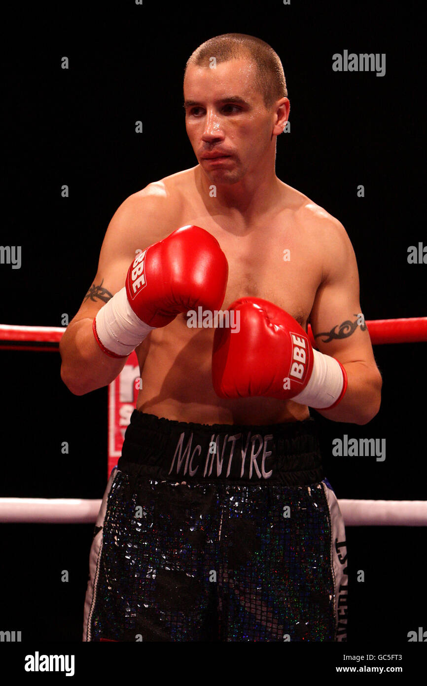 Kevin McIntyre before his welterweight fight with Brett Flourney Stock ...
