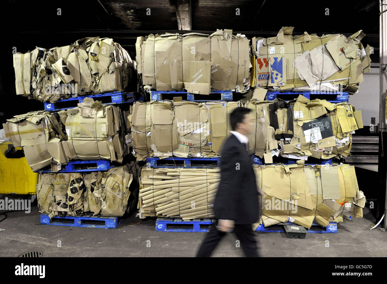 Bales cardboard ready recycling earls court hi-res stock photography ...