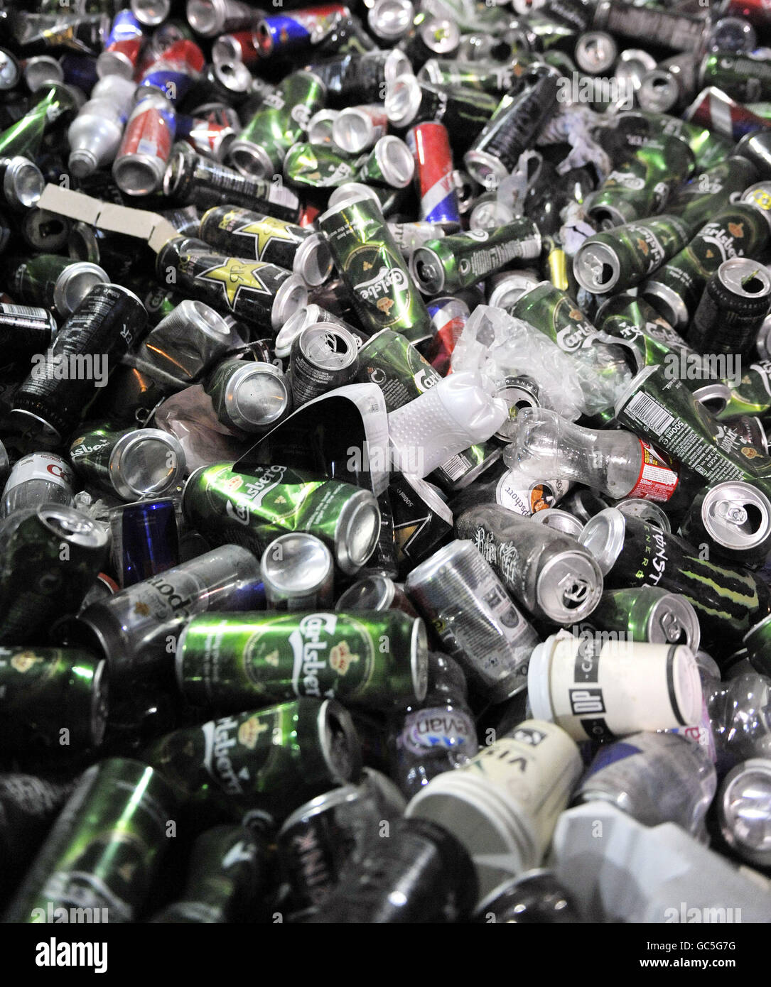 Recycling bin metal cans tins hi-res stock photography and images - Alamy