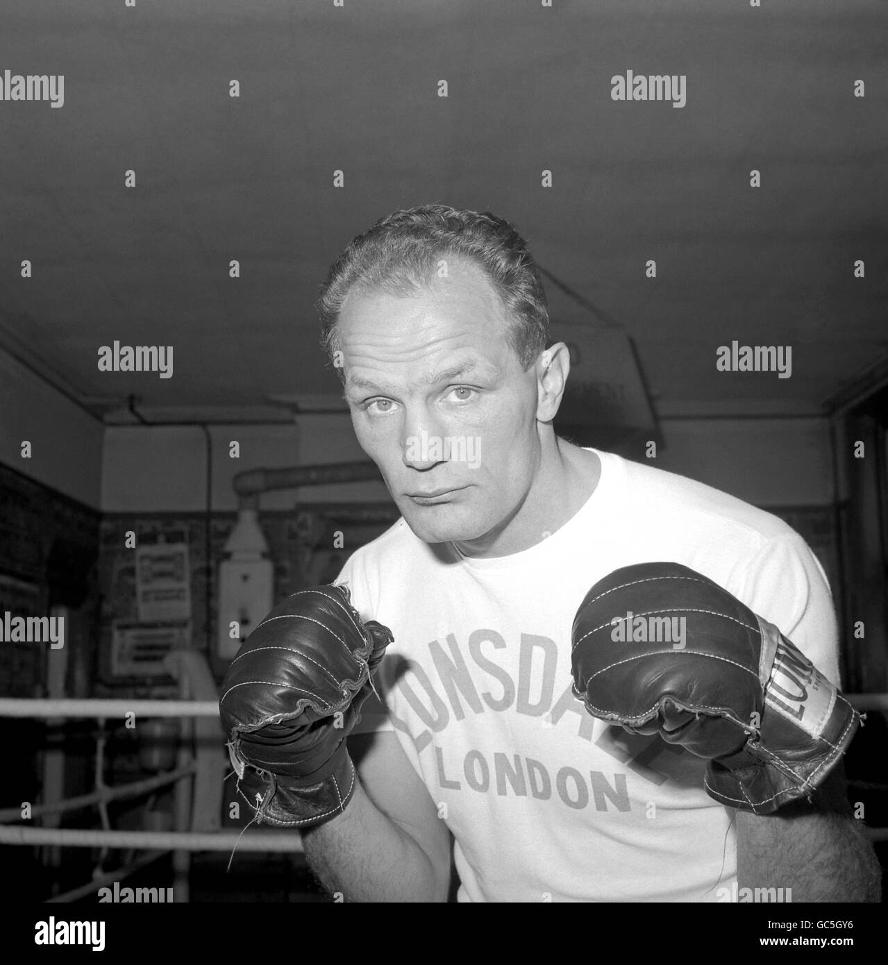 Henry arsenal Black and White Stock Photos & Images - Alamy