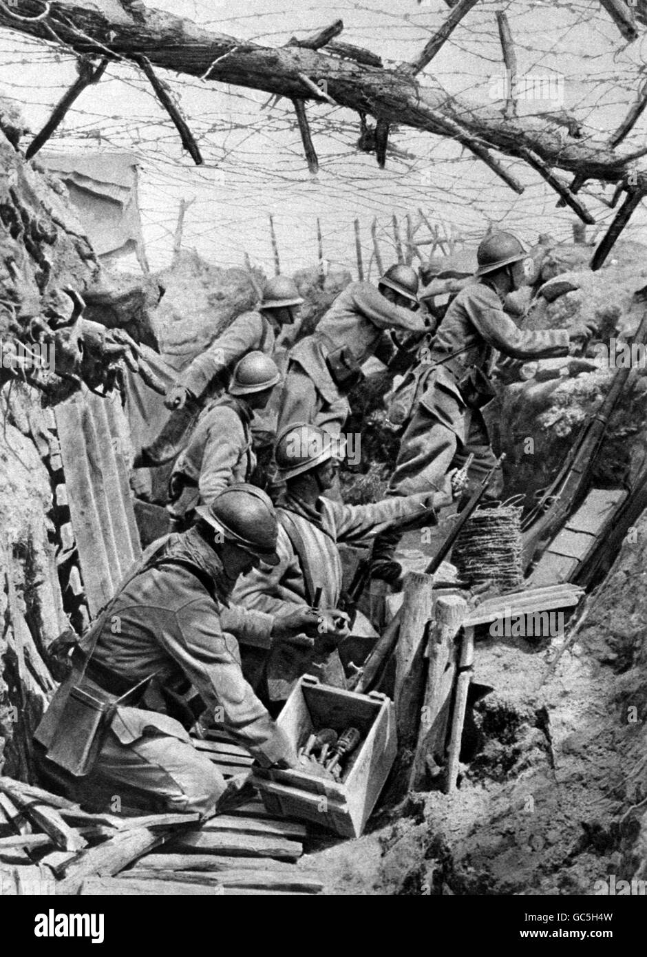 World War One - FRENCH BOMBERS IN TRENCH : 1916 Stock Photo - Alamy