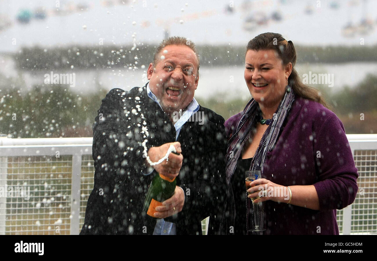 Les scadding and his wife samantha peachey scadding from caerleon hi ...