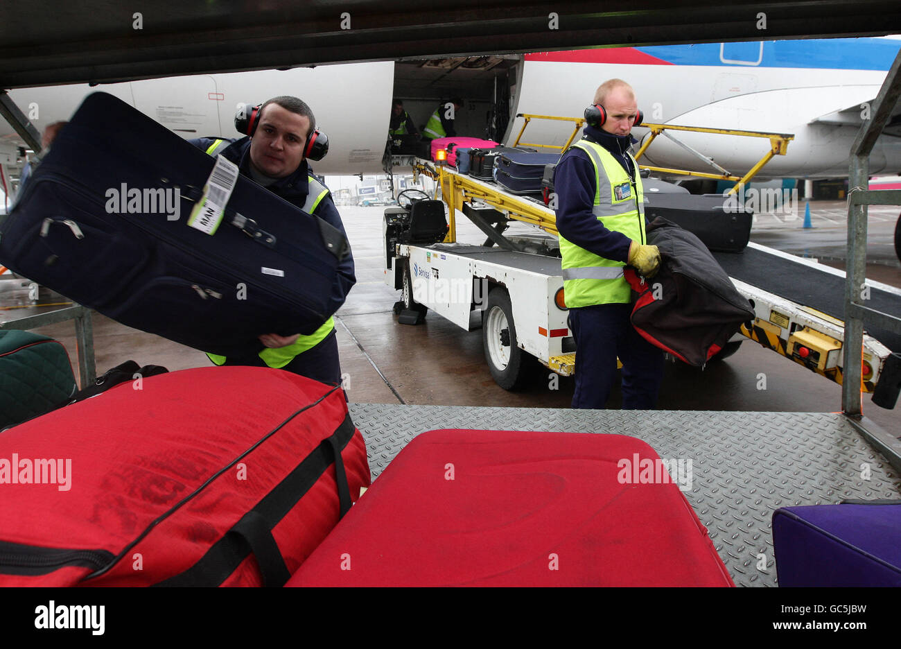 Plane handler hi-res stock photography and images - Alamy