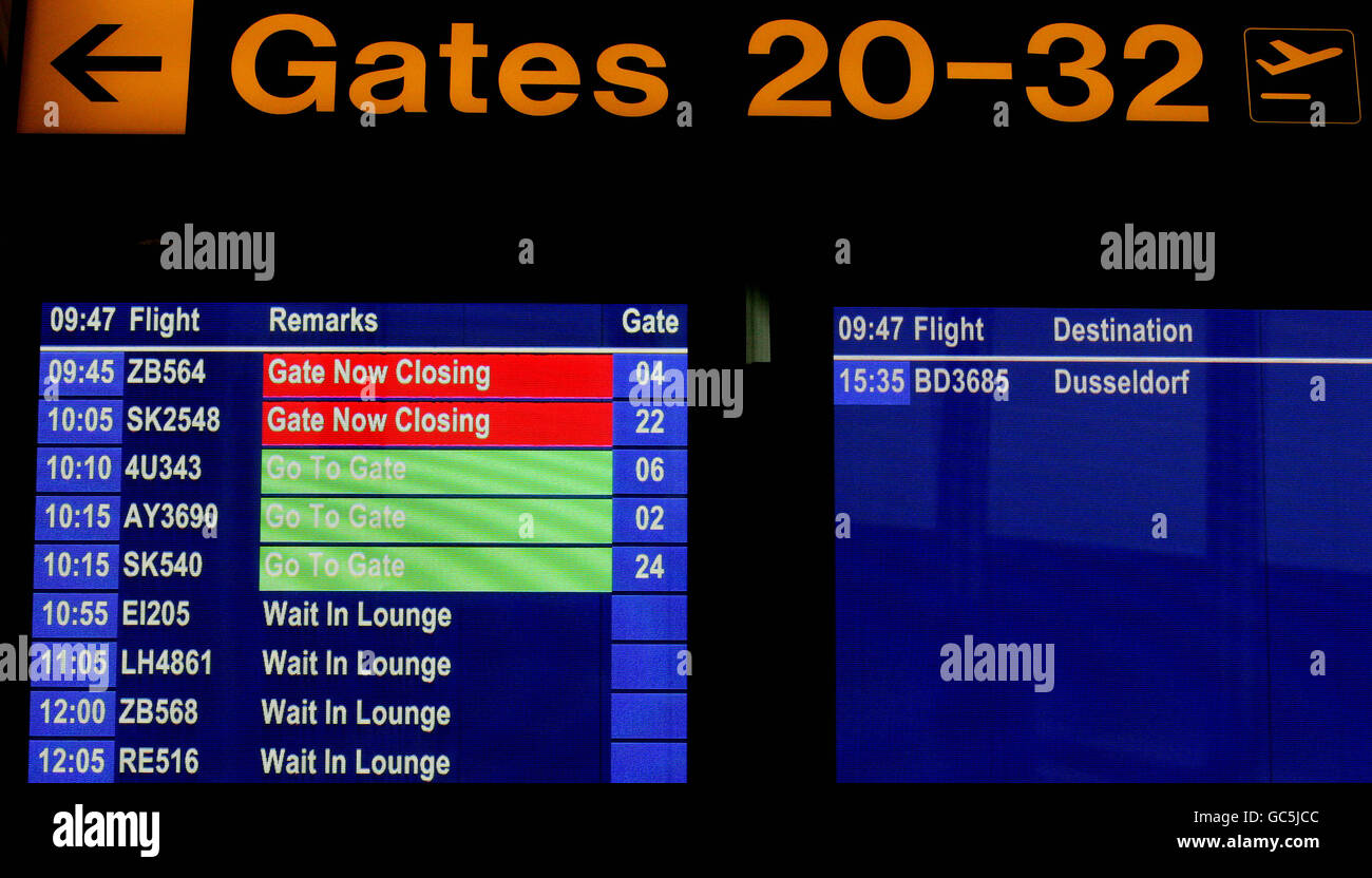 Destination boards in terminal manchester airport hi-res stock ...