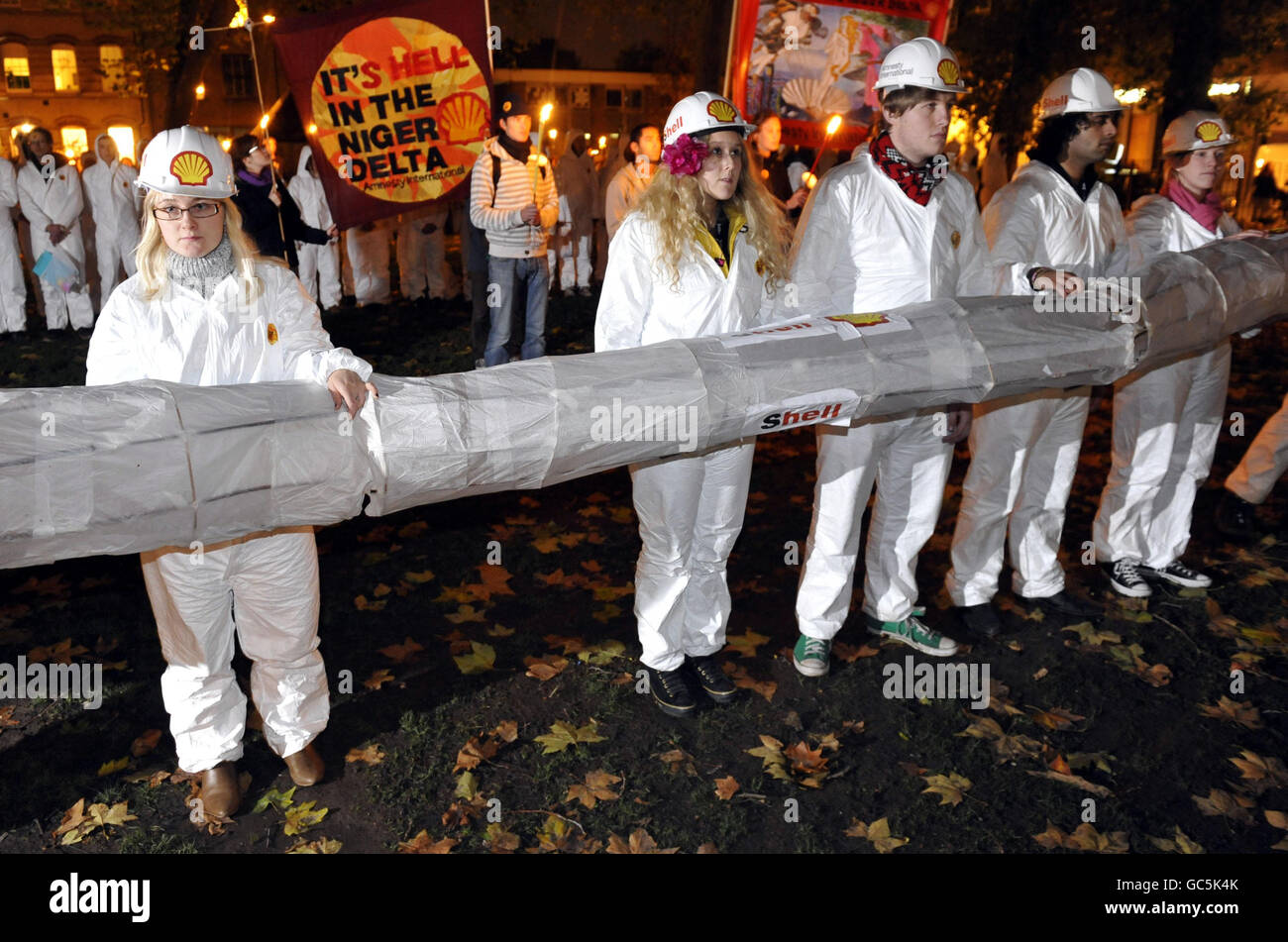 Amnesty International Shell protest Stock Photo - Alamy