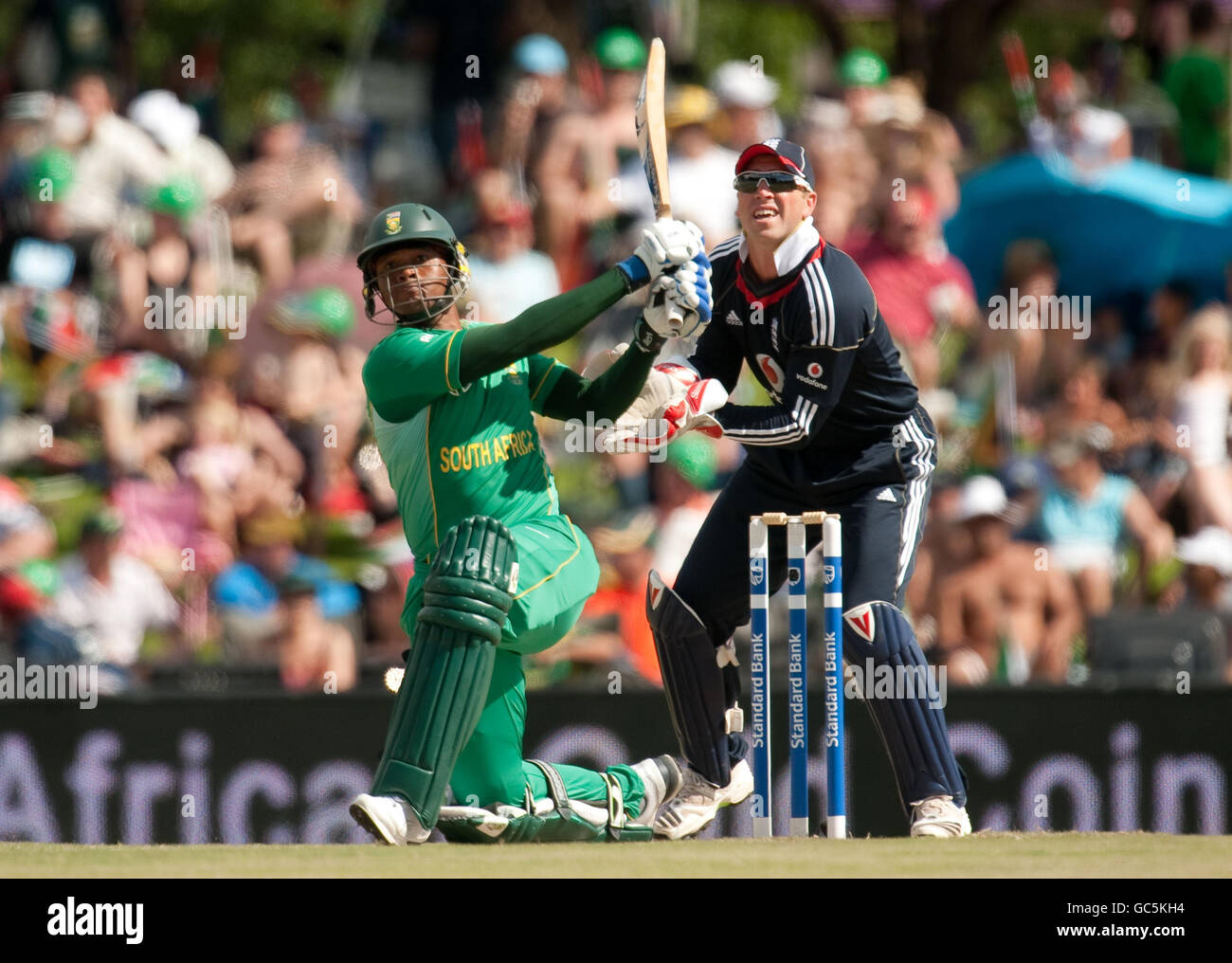South africa v england supersport park hi-res stock photography and ...